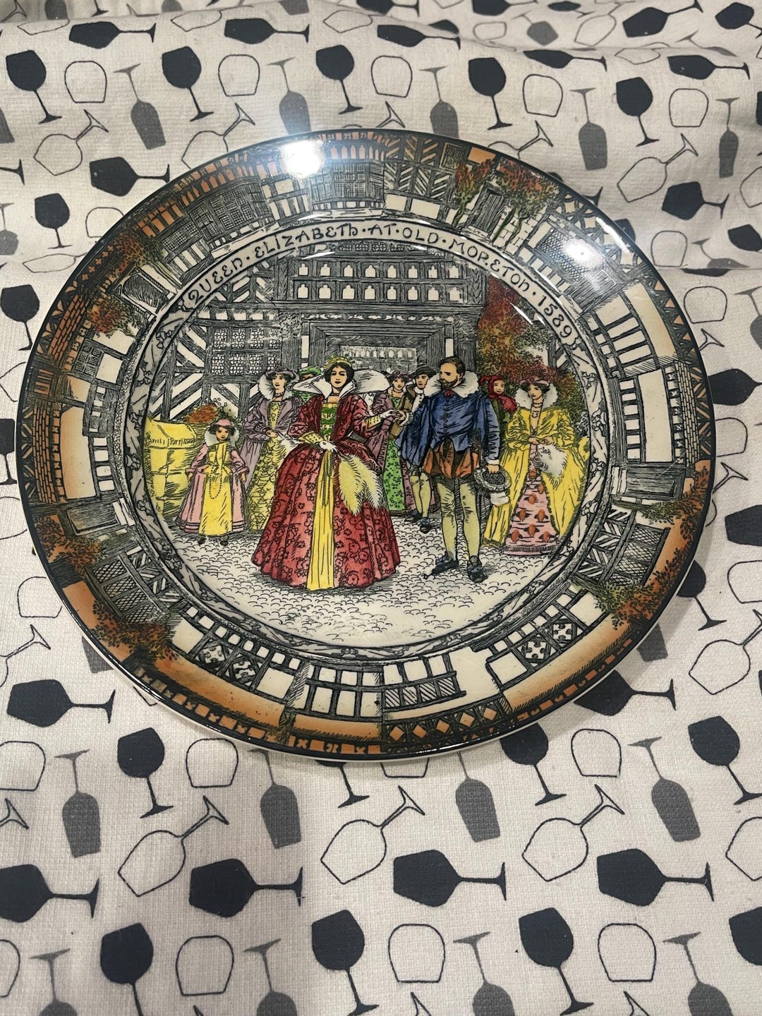 Queen Elizabeth Collectors Plate “ at Old Morton 1589 “. Item is as ...