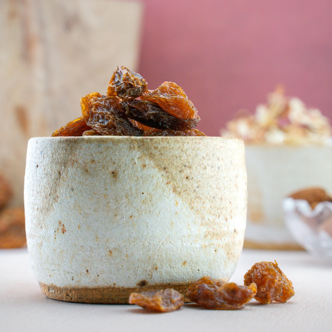 Premium Himalayan Monukka Raisins With Seeds | Organically Grown ...