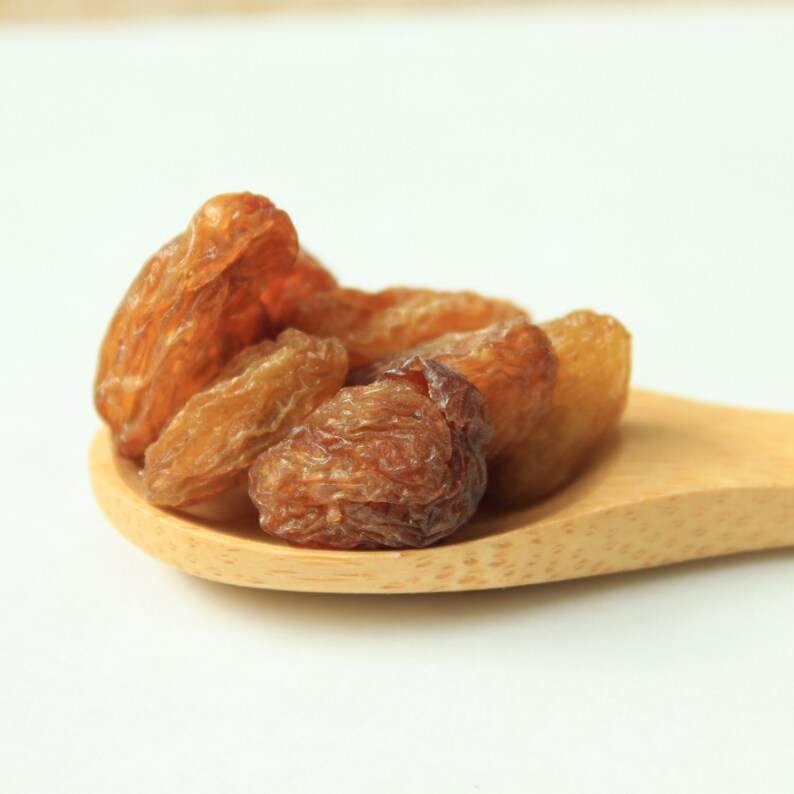 Premium Himalayan Monukka Raisins With Seeds | Organically Grown ...