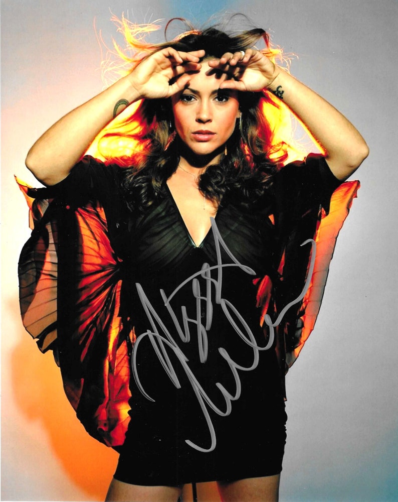 Alyssa Milano, Signed 8x10 Photograph - Etsy