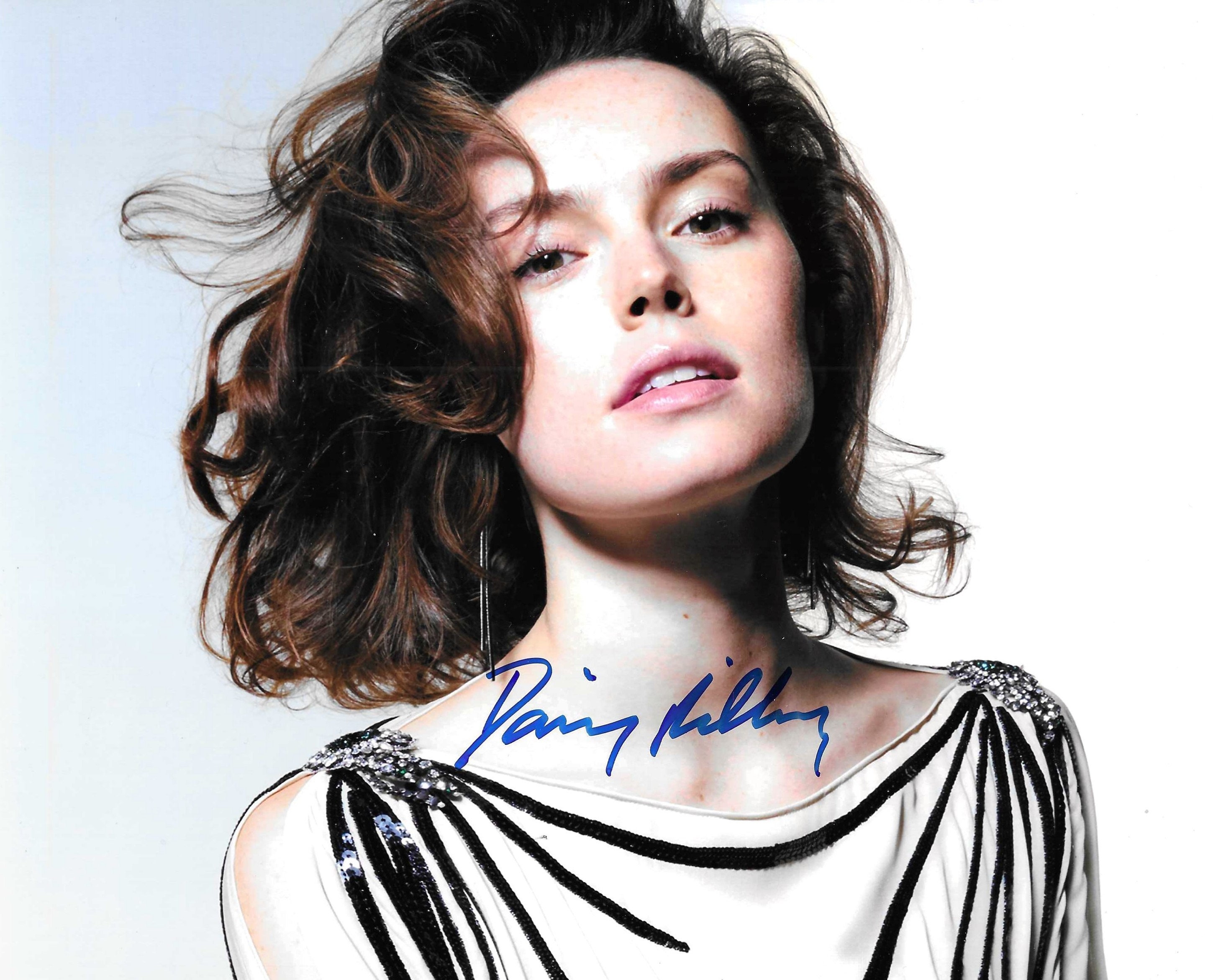 Daisy Ridley, Signed 8x10 Photograph - Etsy