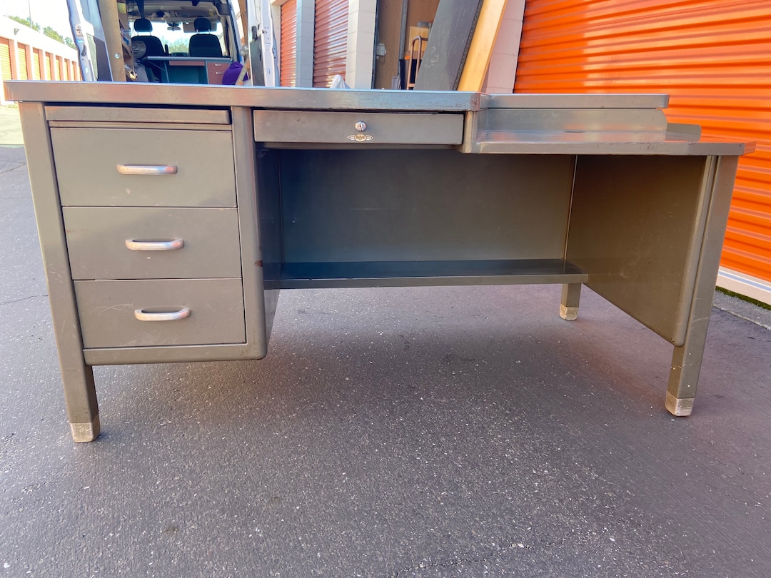 Vintage Art Metal Tanker Desk - Etsy