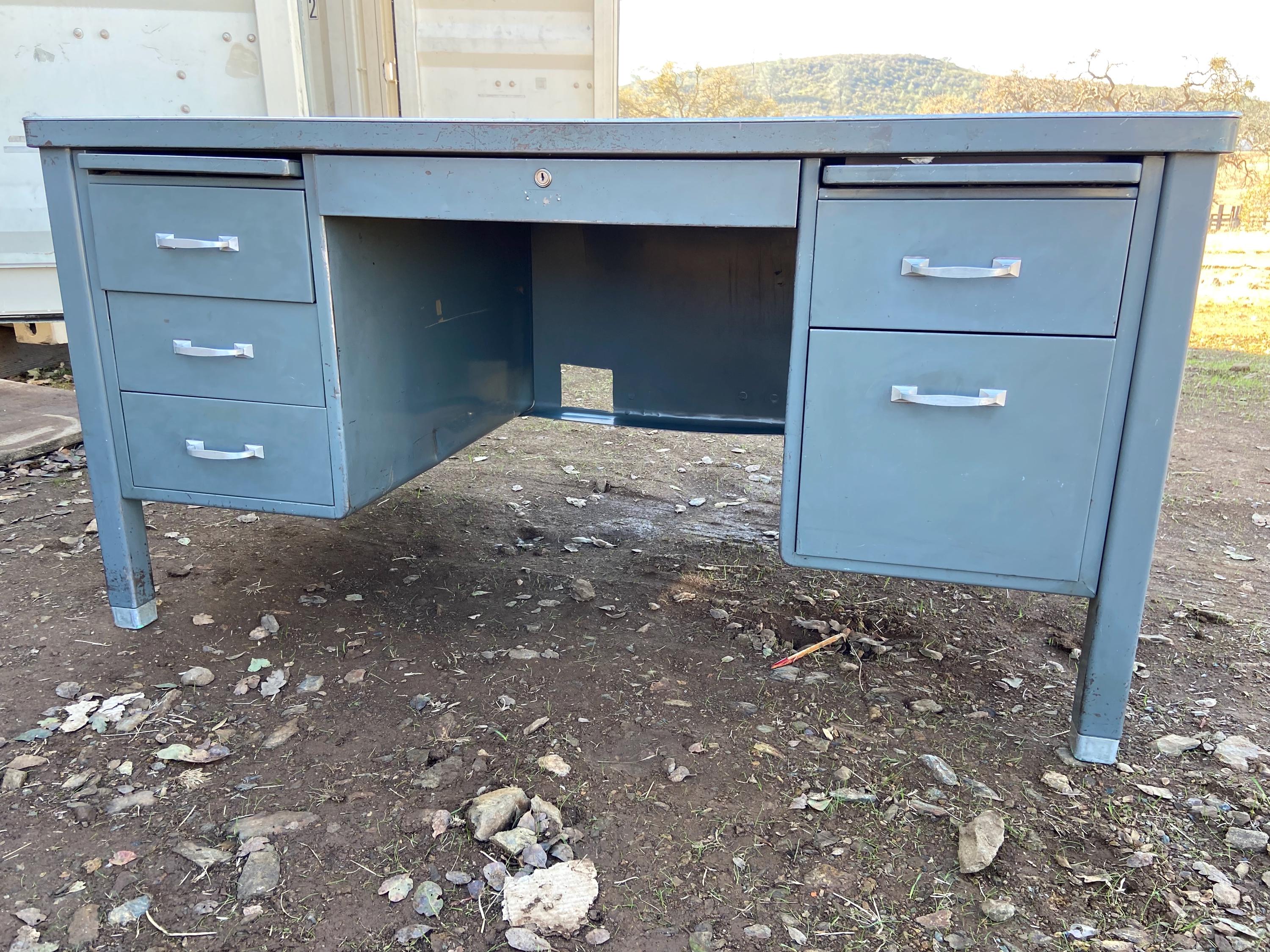 Vintage Mid Century Modern Metal Tanker Desk - Etsy