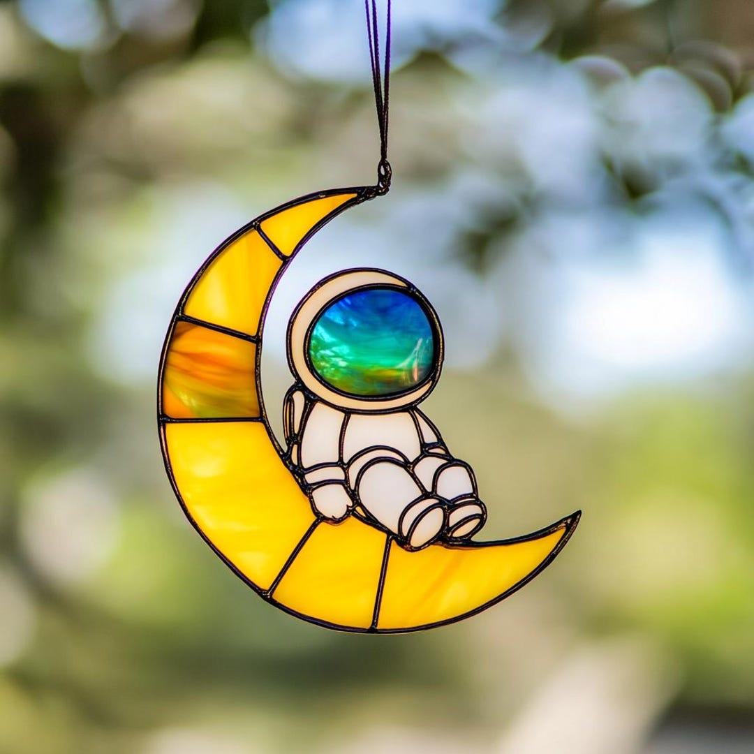 Digital Dream Suncatcher Spaceman T01 Astronaut Stained Glass First Man ...