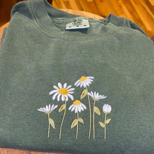 Daisy Embroidery on T-shirt - Etsy