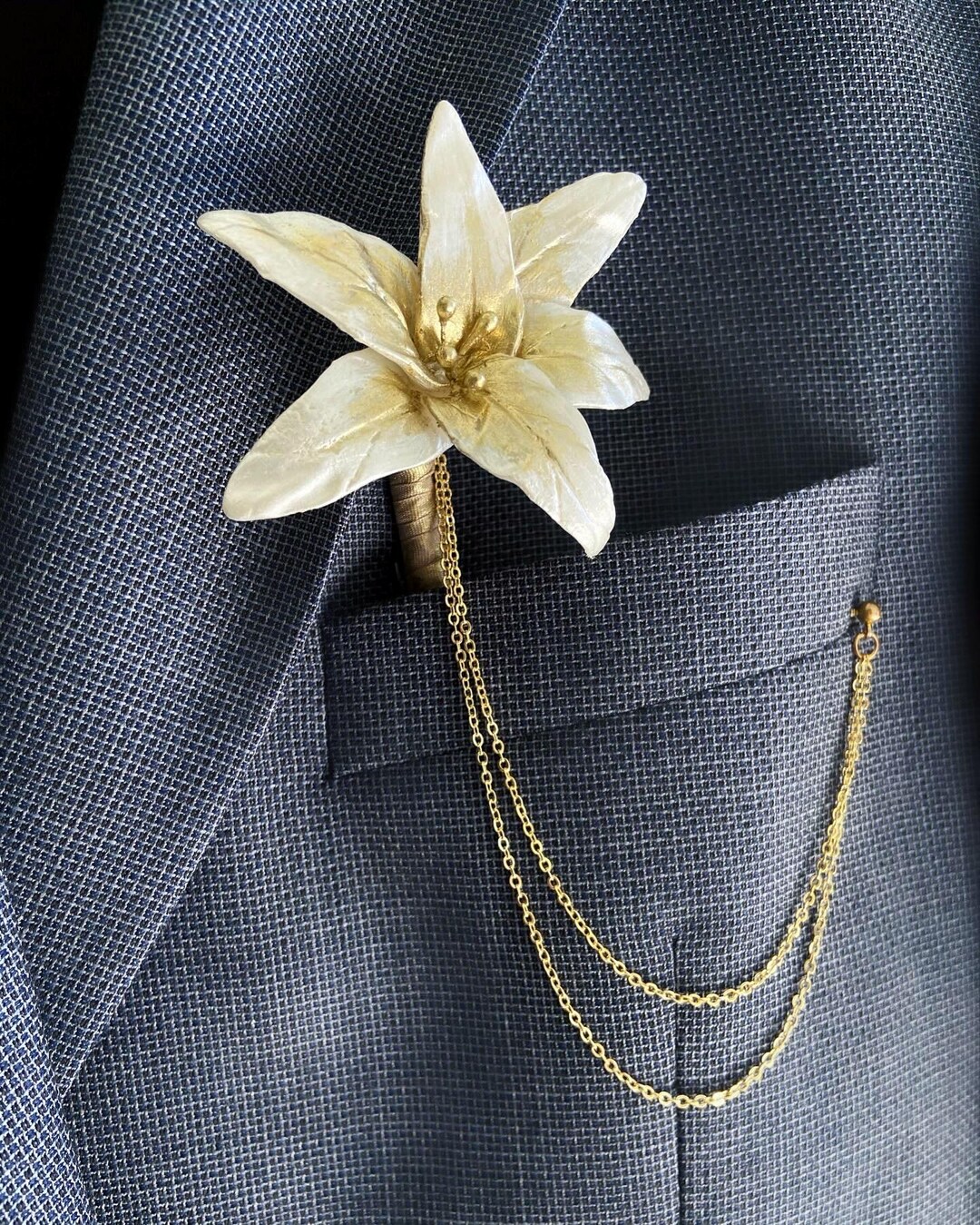 Realistic Lily Flower Lapel Pin With Chain, Grooms Boutonniere, Wedding ...
