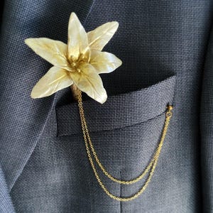 Realistic Lily Flower Lapel Pin With Chain, Grooms Boutonniere, Wedding ...