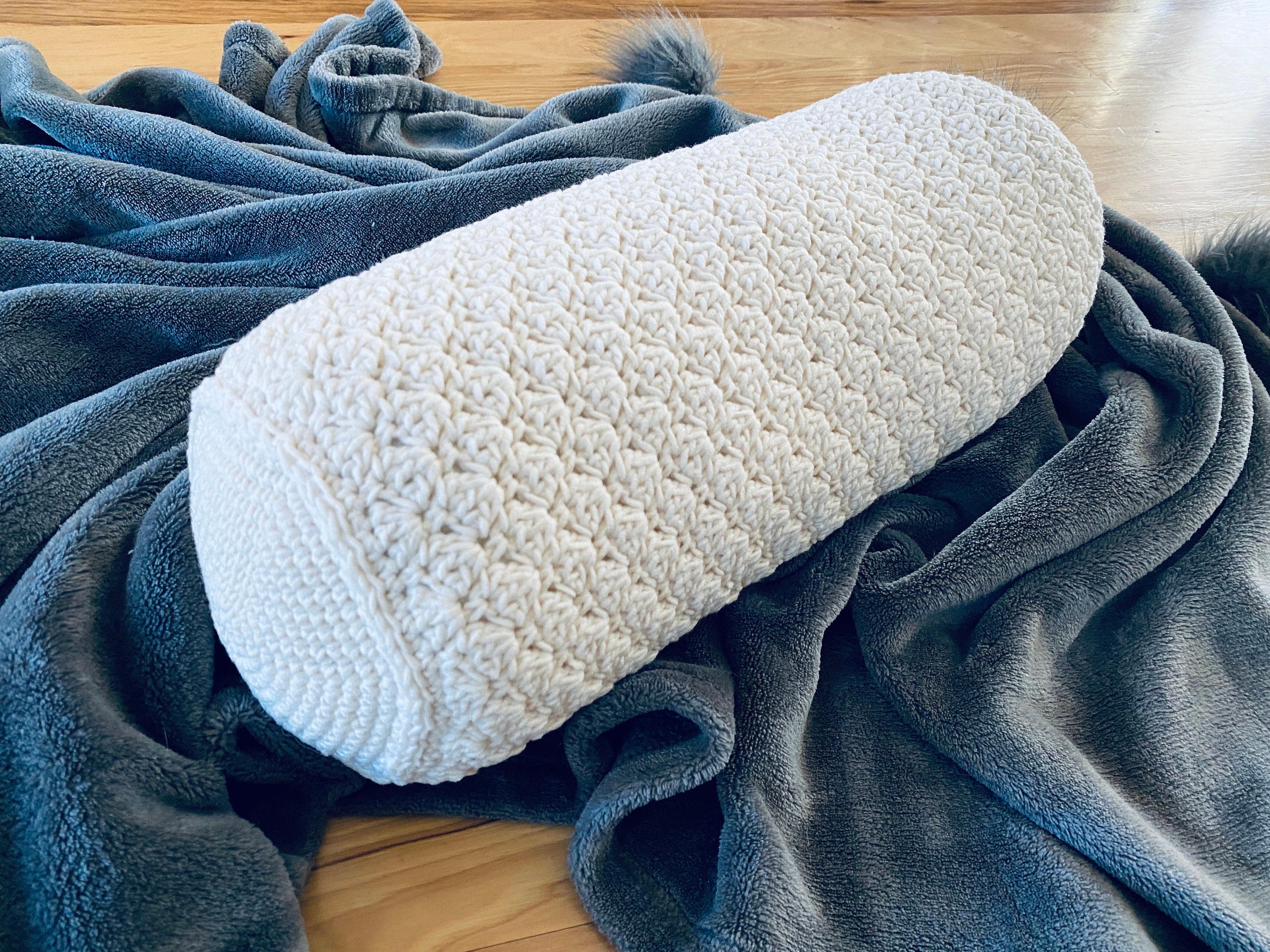 PDF Crochet Pattern - Neck Roll Pillow - Etsy