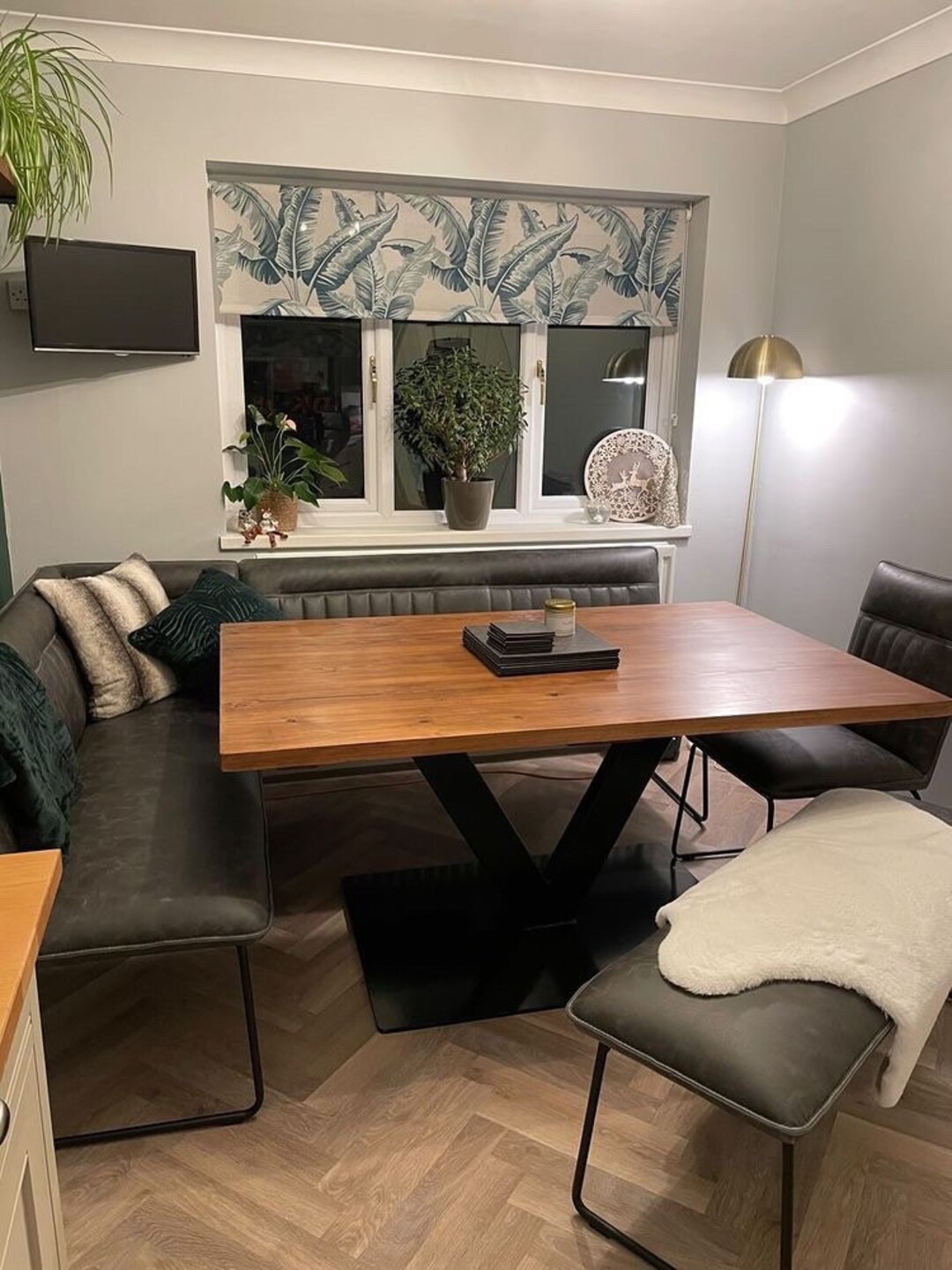 Solid Wood Dining Table Pedestal Base Table V Base Dining Table V ...