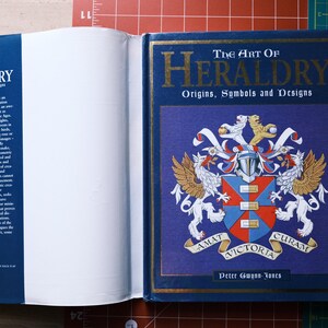 The Art of Heraldry: Origins, Symbols and Designs by Gwynne-jones ...