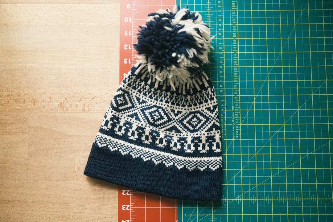 The Mountain Lid Aspen Colorado Navy Blue and White Fair Isle Pattern ...