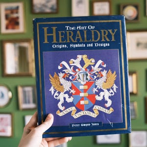 The Art of Heraldry: Origins, Symbols and Designs by Gwynne-jones ...