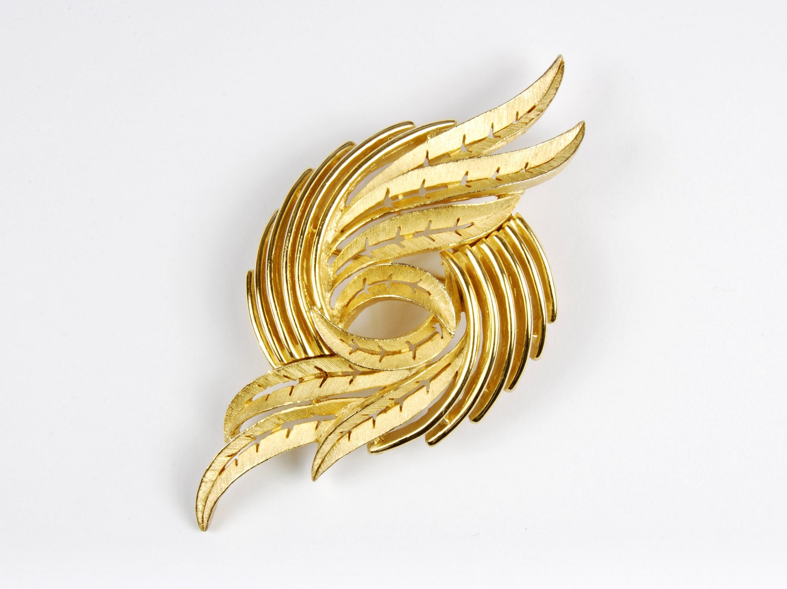 Vintage Trifari Circular Wing Motif Brooch - Etsy