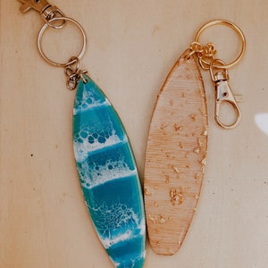 BULK 30 Surfboard Keychain ~ Ocean Theme ~ Surf Beach Tropical Style ...