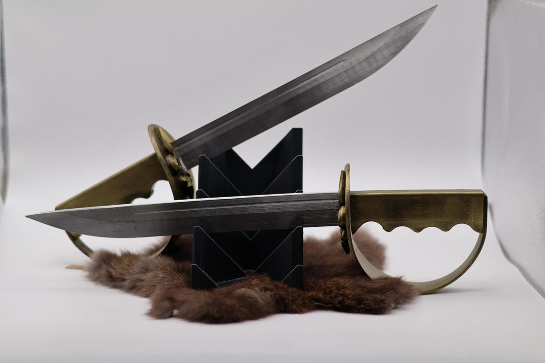 Larp / Cosplay / FX Prop - French Lilly - Parrying Dagger - Etsy