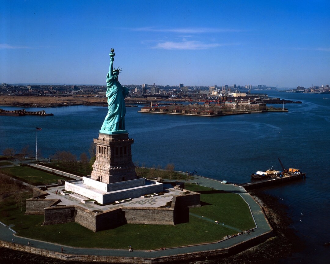Historical Poster Print: Statue of Liberty, Island and New York - New ...