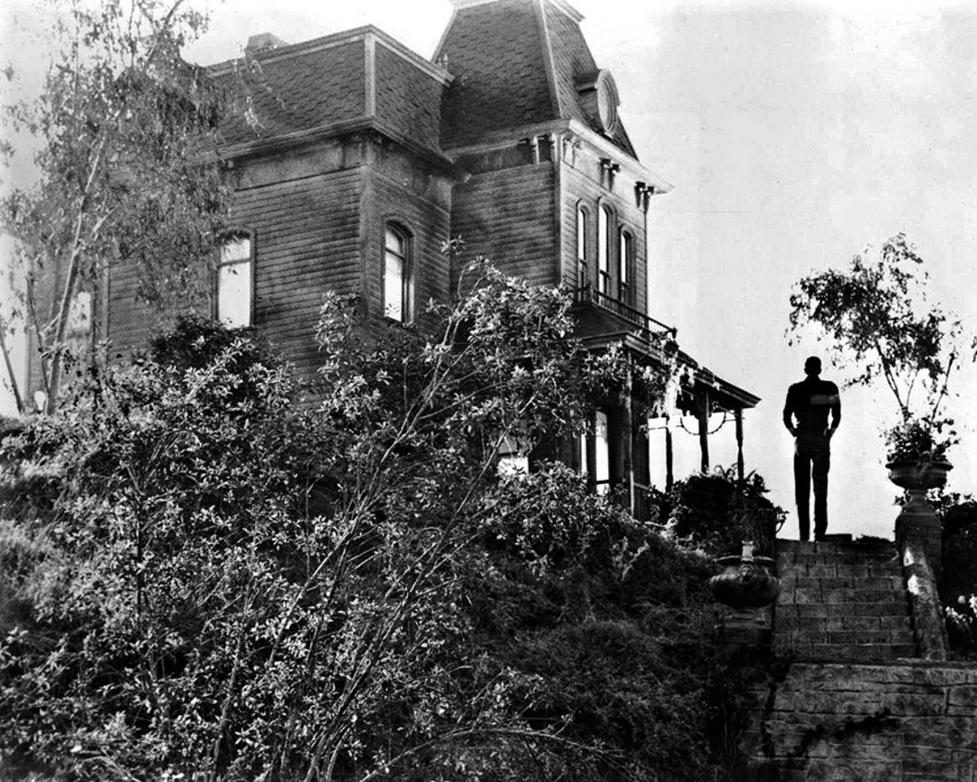 Historical Poster Print: Norman Bates at the Bates Motel, "psycho ...