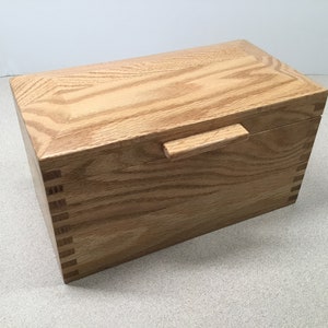 Red Oak Box With Hinged Lid - Etsy