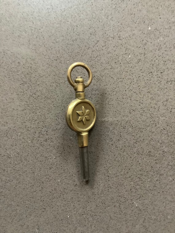 Antique dainty gold tone pocket watch key winder with… - Gem