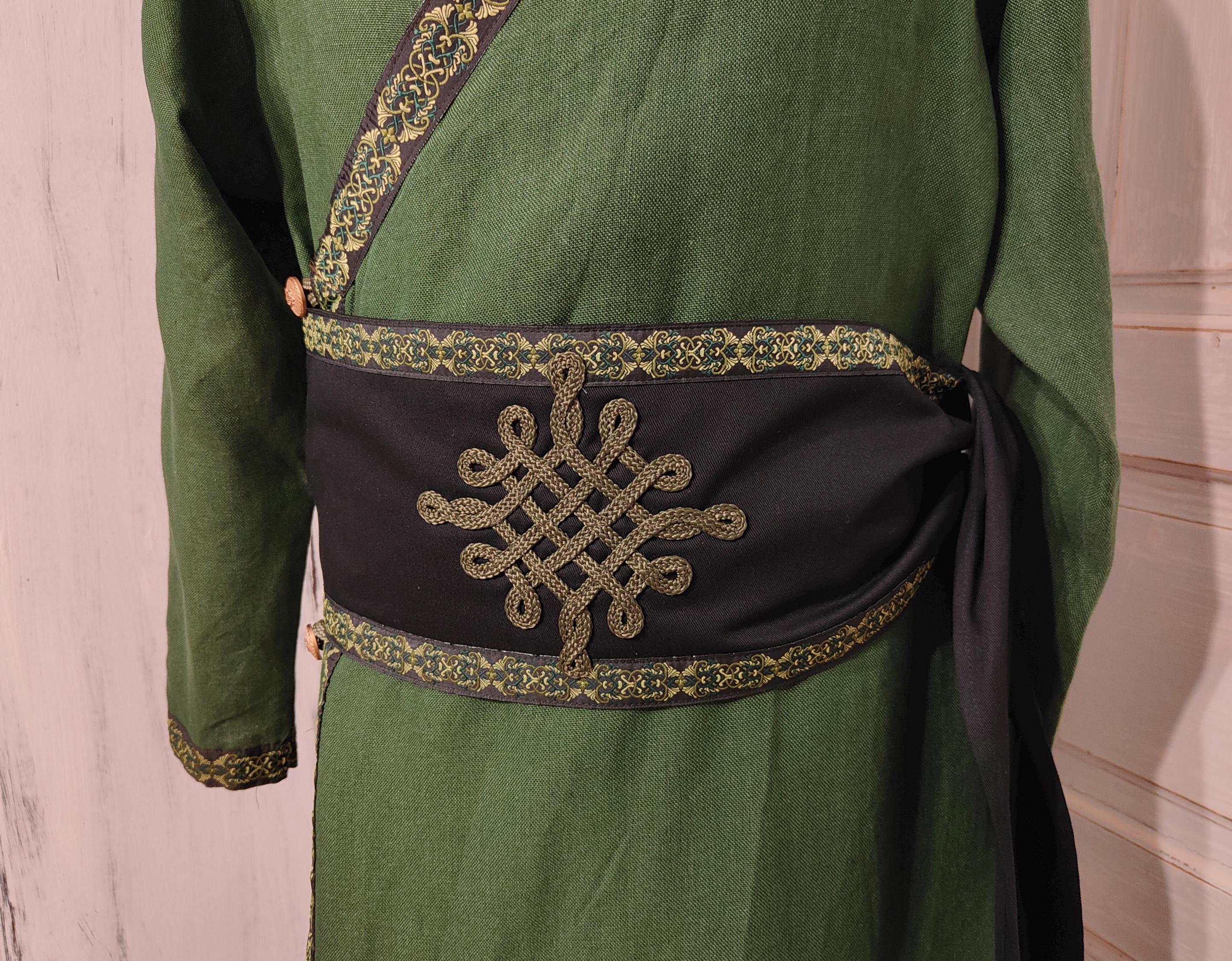 Limited Green Long-sleeved Overlapping Kaftan for Men With Decorated ...