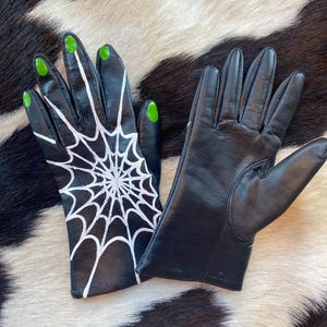 Spiders Web and Green Painted Leather Vintage Gloves - Etsy