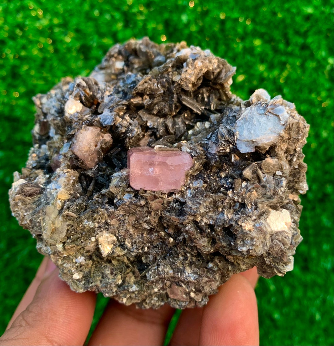 1257.0 Carats Collector Choice Natural Beautiful Complete Dark Pink ...