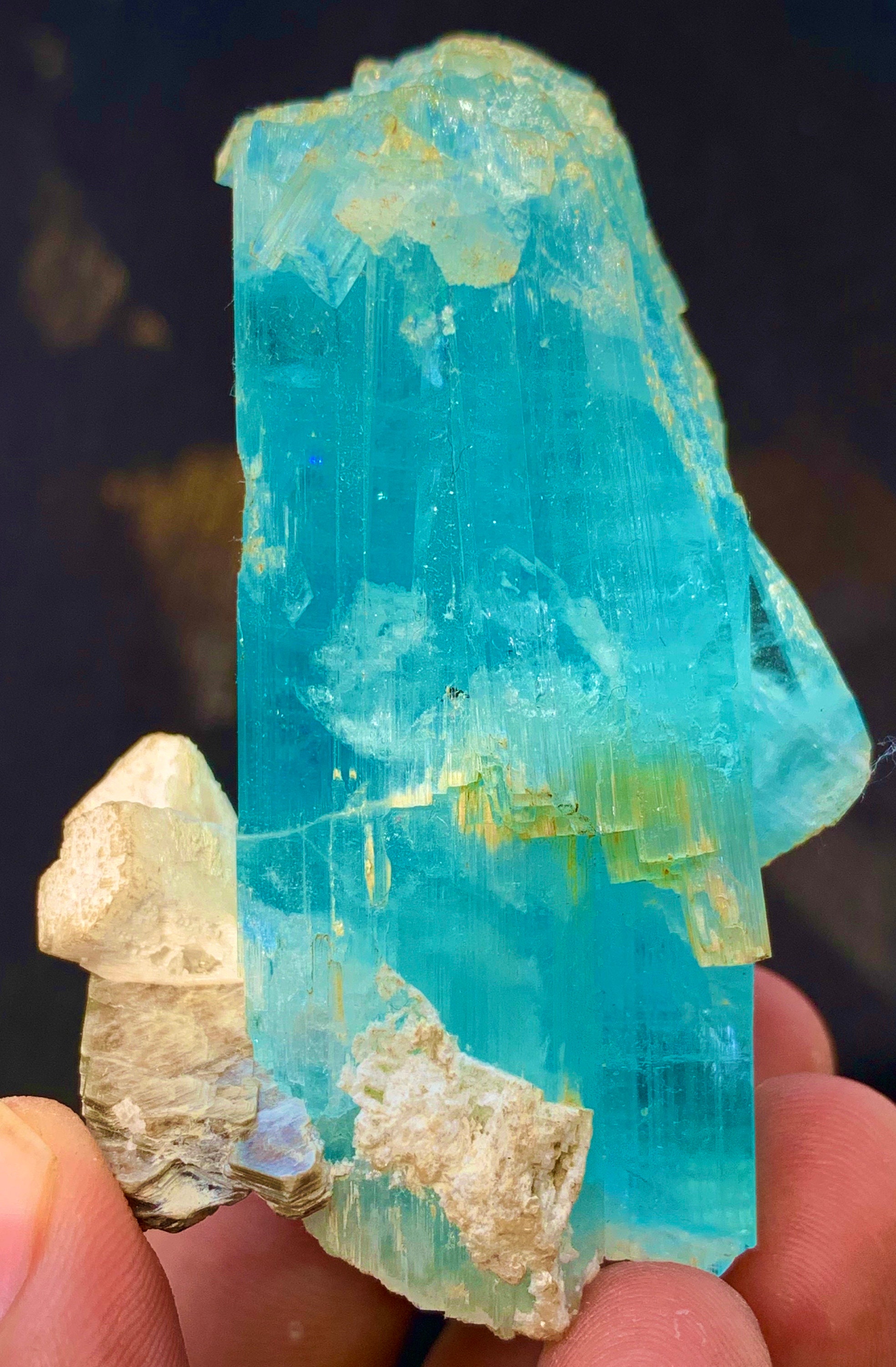 556.0 C.t Rare Gemmy Dark Blue Color Terminated Aquamarine Crysta. - Etsy