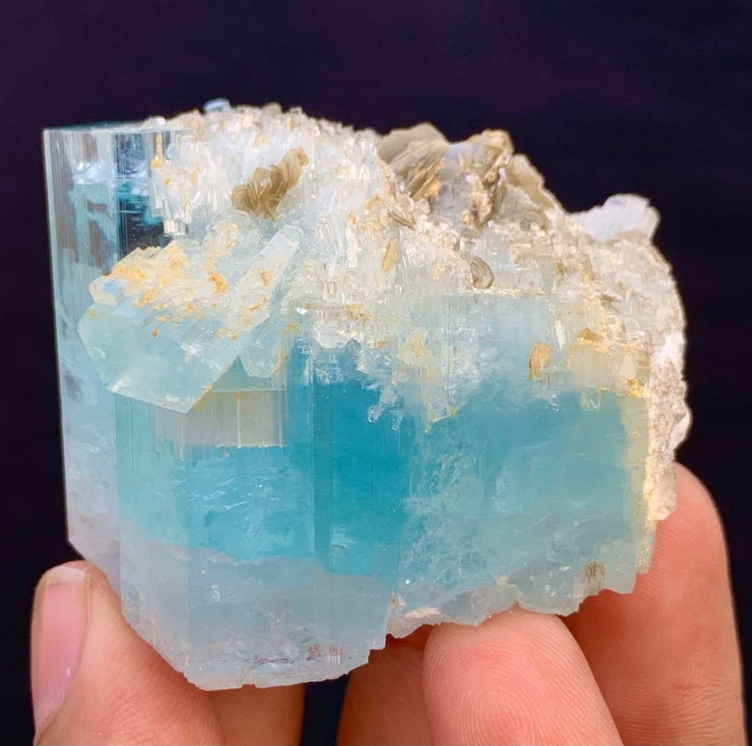 Natural Blue Aquamarine Cluster W/ Muscovite Combined Crystal-specimen ...