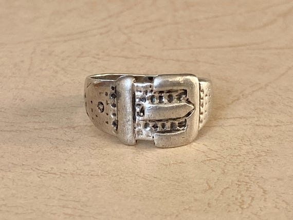 1978 Sheffield Hallmarked Sterling Silver Buckle Ring… - Gem
