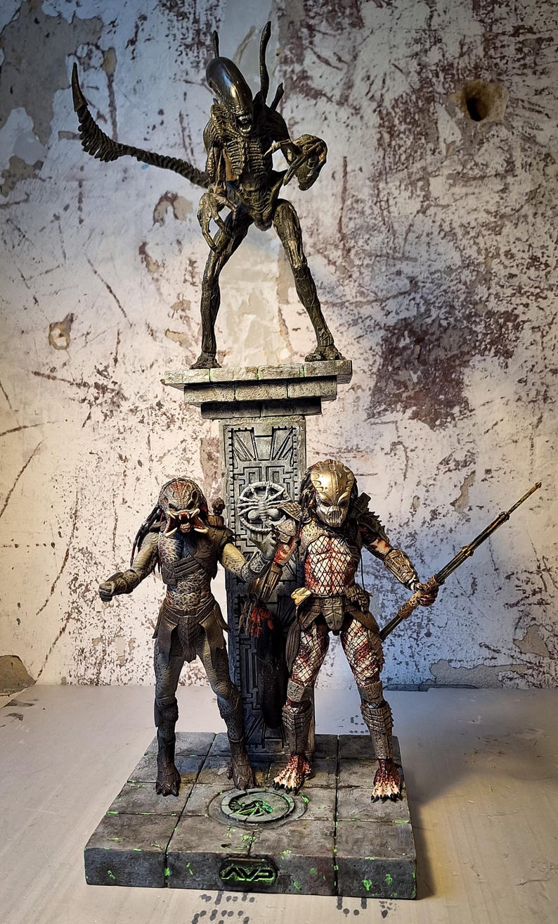 Alien Vs Predator Display Diorama / Predator Diorama / Alien Diorama - Etsy