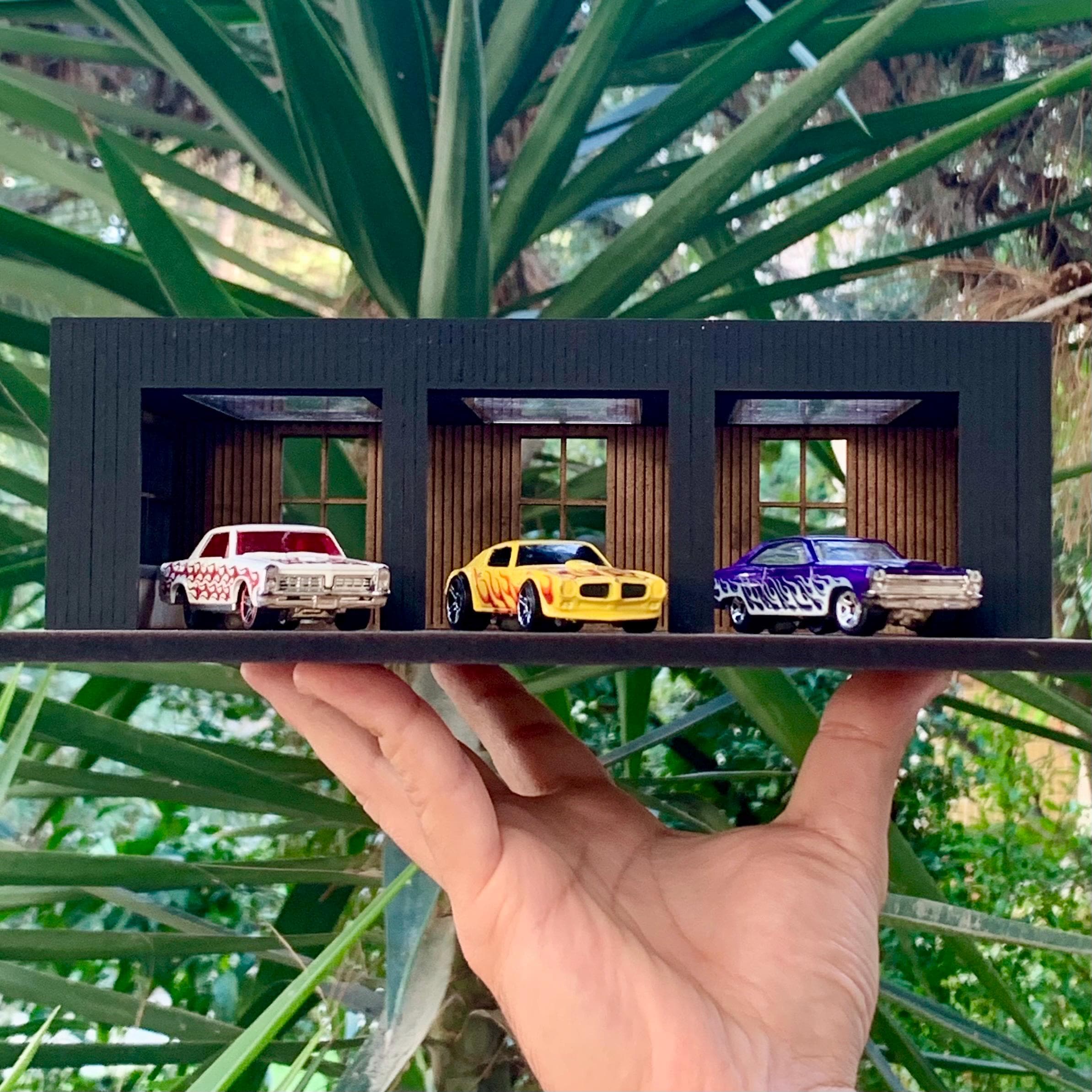 1:64 Scale Diecast Garage Display Diorama – Luxury 3-car Architectural ...