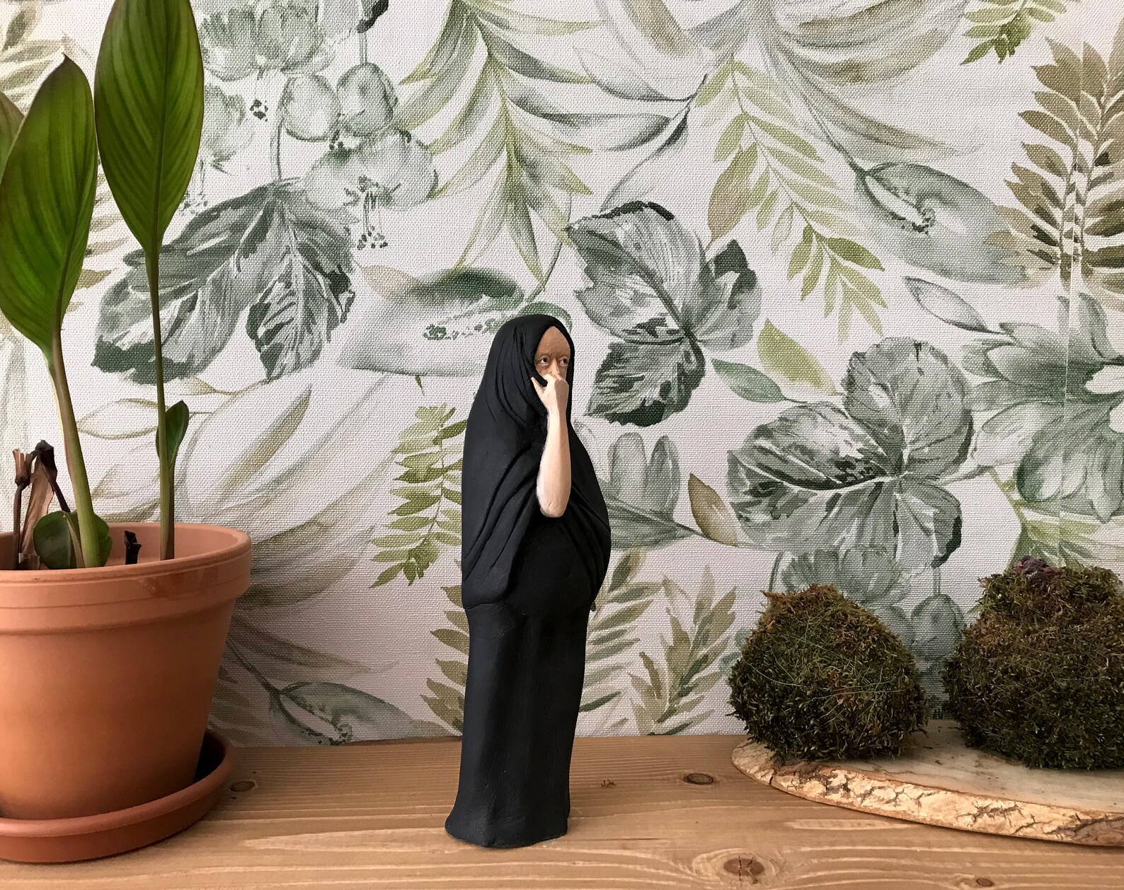 Muslim Woman in Black Hijab Sculpture, Statue Home Decor, Finished in ...