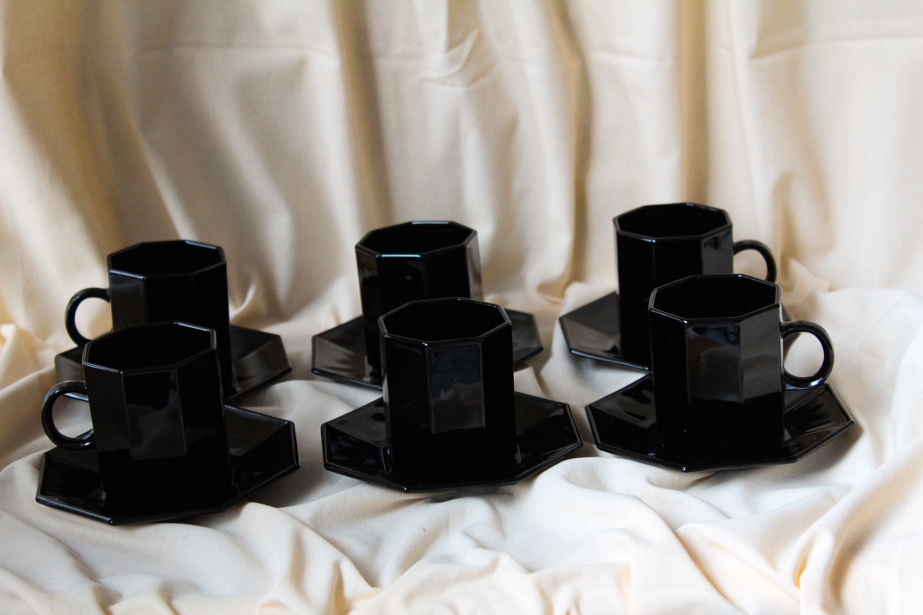 Vintage Kitchen Retro Kitchen Vintage Arcoroc Octime Hexagonal Black ...