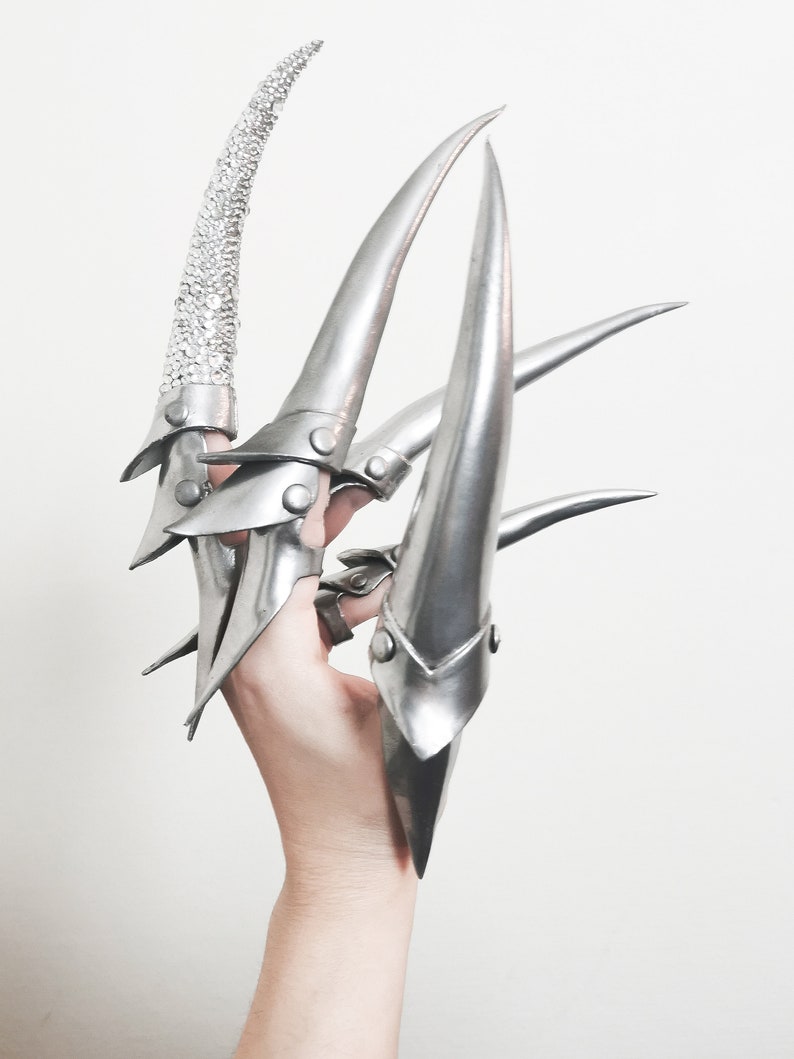 DIY KDA Evelynn Claws Pattern A4 Digital Download - Etsy Canada