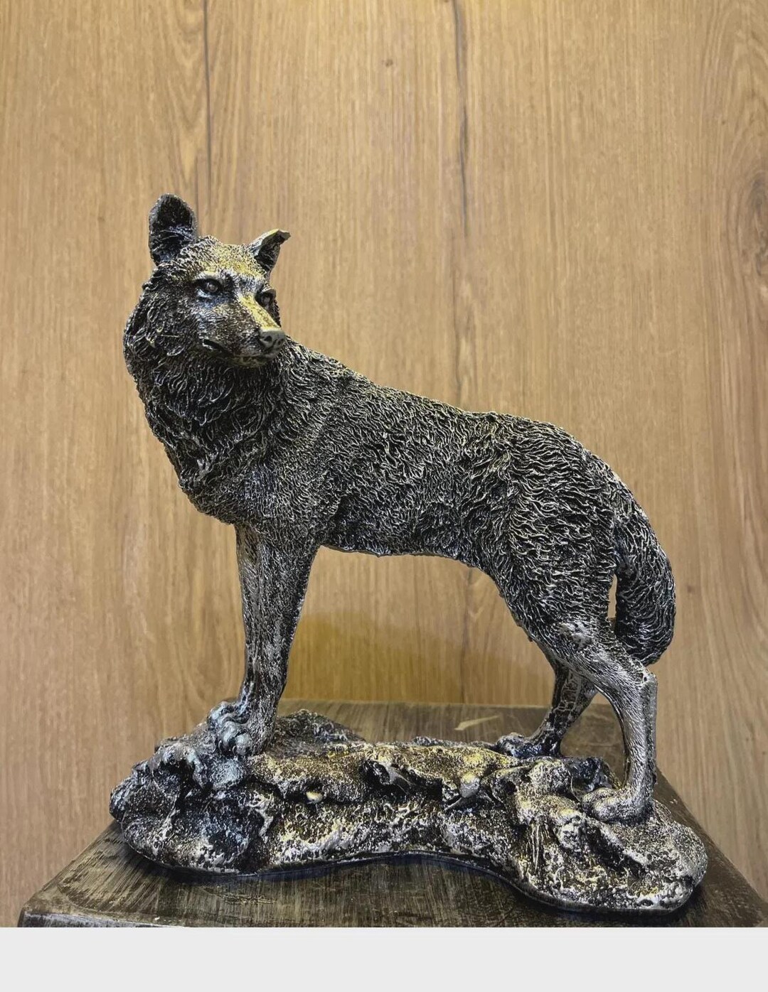 Gray Wolf Statue, Realistic Wolf Figurine, Designer Wolf Figurine ...