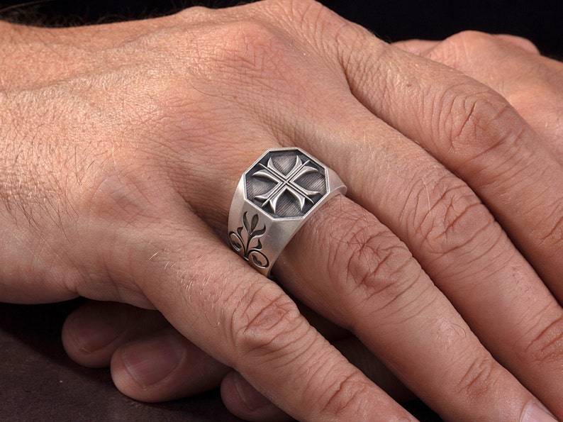 Silver Cross Wedding Bands for Men, Men's Crucifix Engagement Ring ...