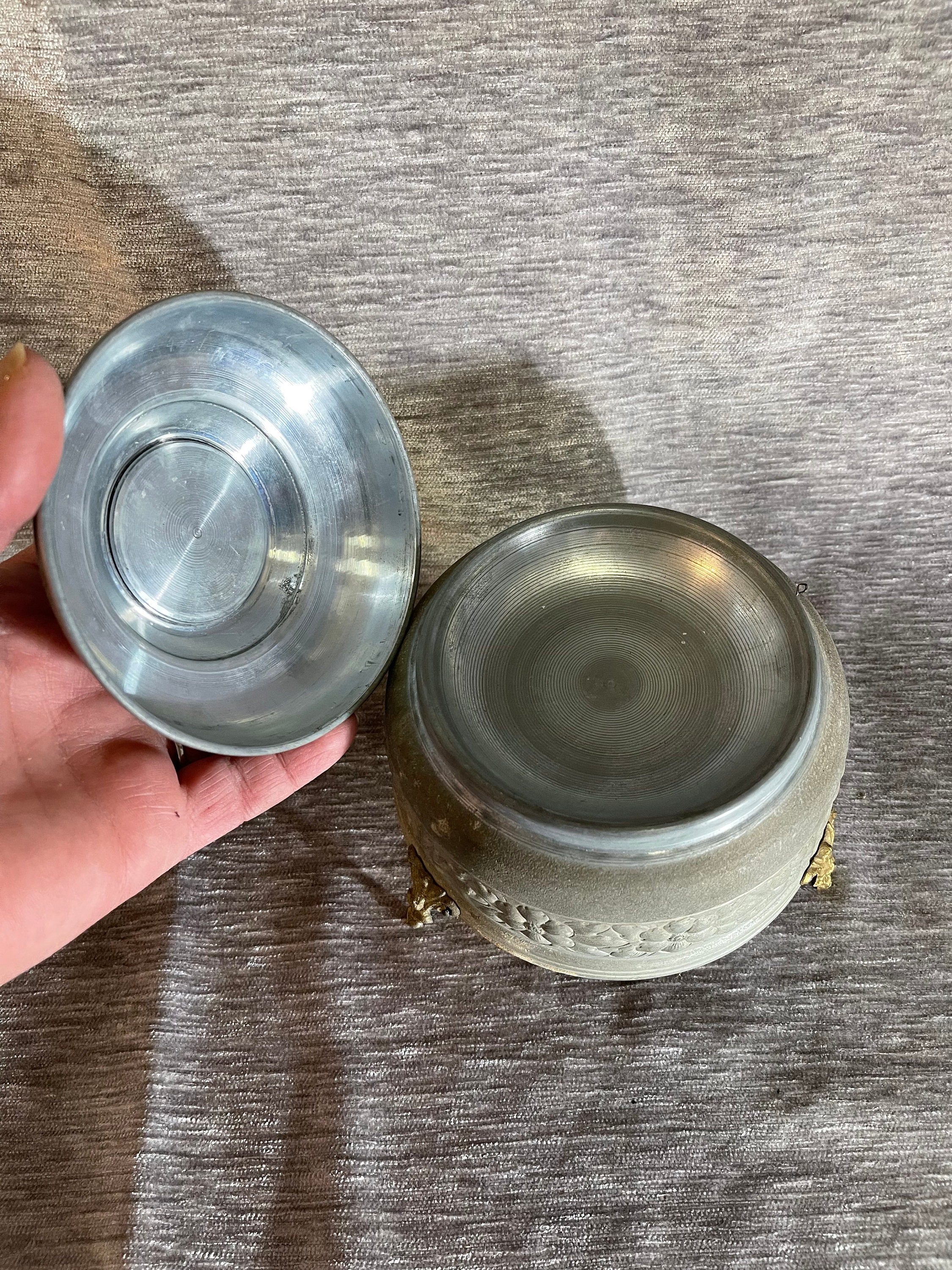 Vintage Powder Puff Music Box 163 - Etsy