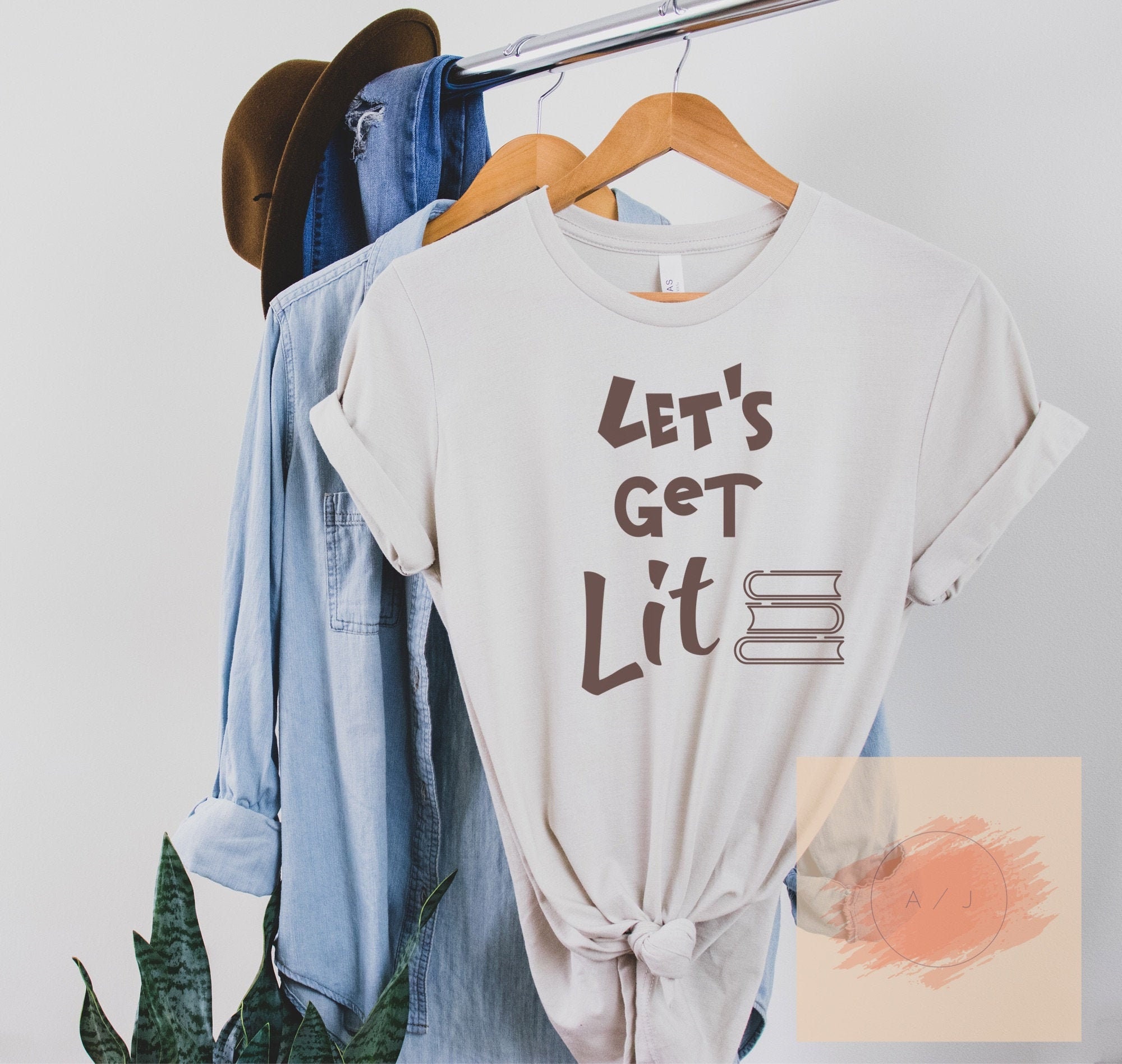 Let's Get Lit Shirt Teacher Shirt Literacy Coach Shirt - Etsy España
