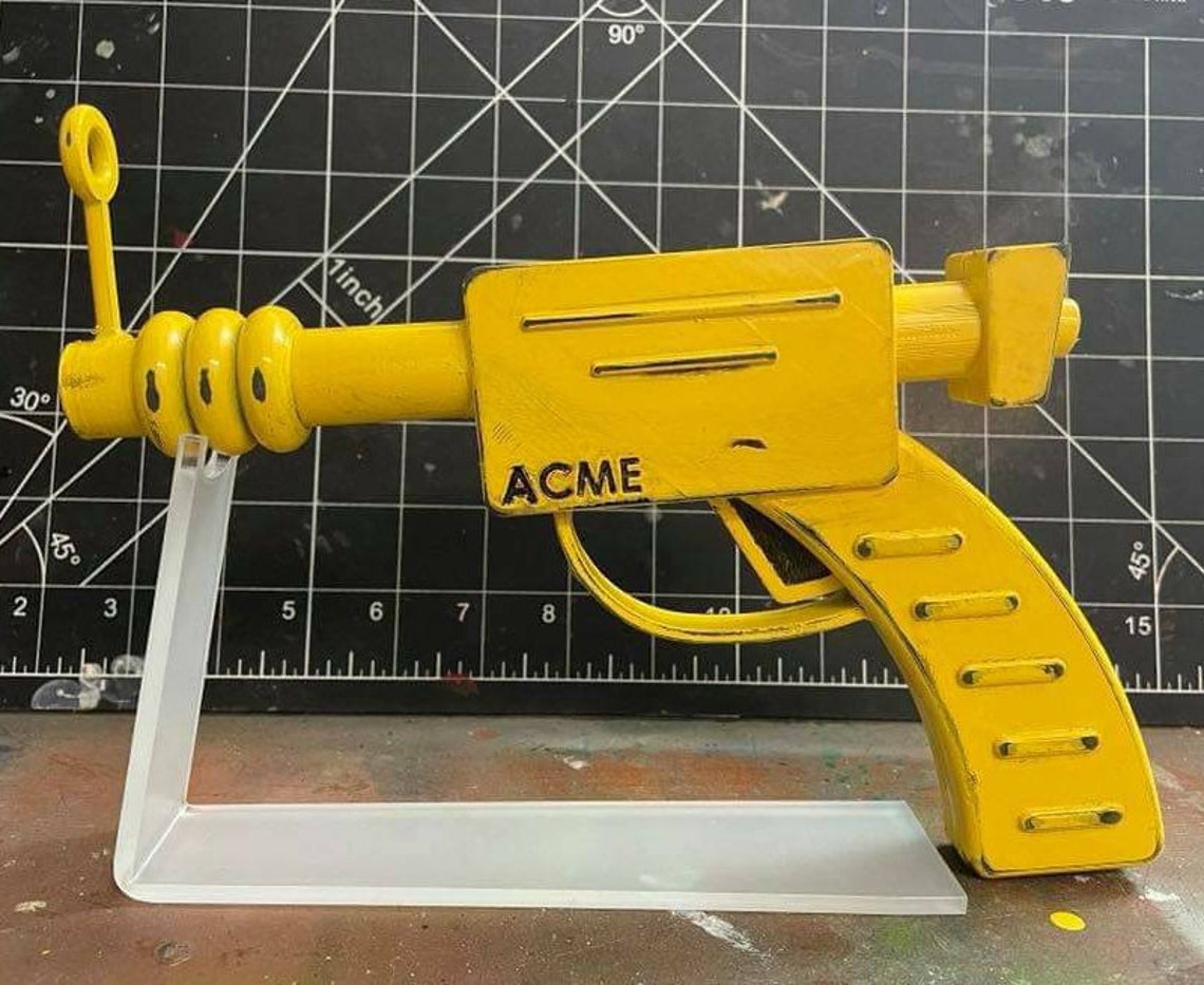 Ray Gun, Marvin the Martian Ray Gun Replica. Prop Blaster Full Size W ...