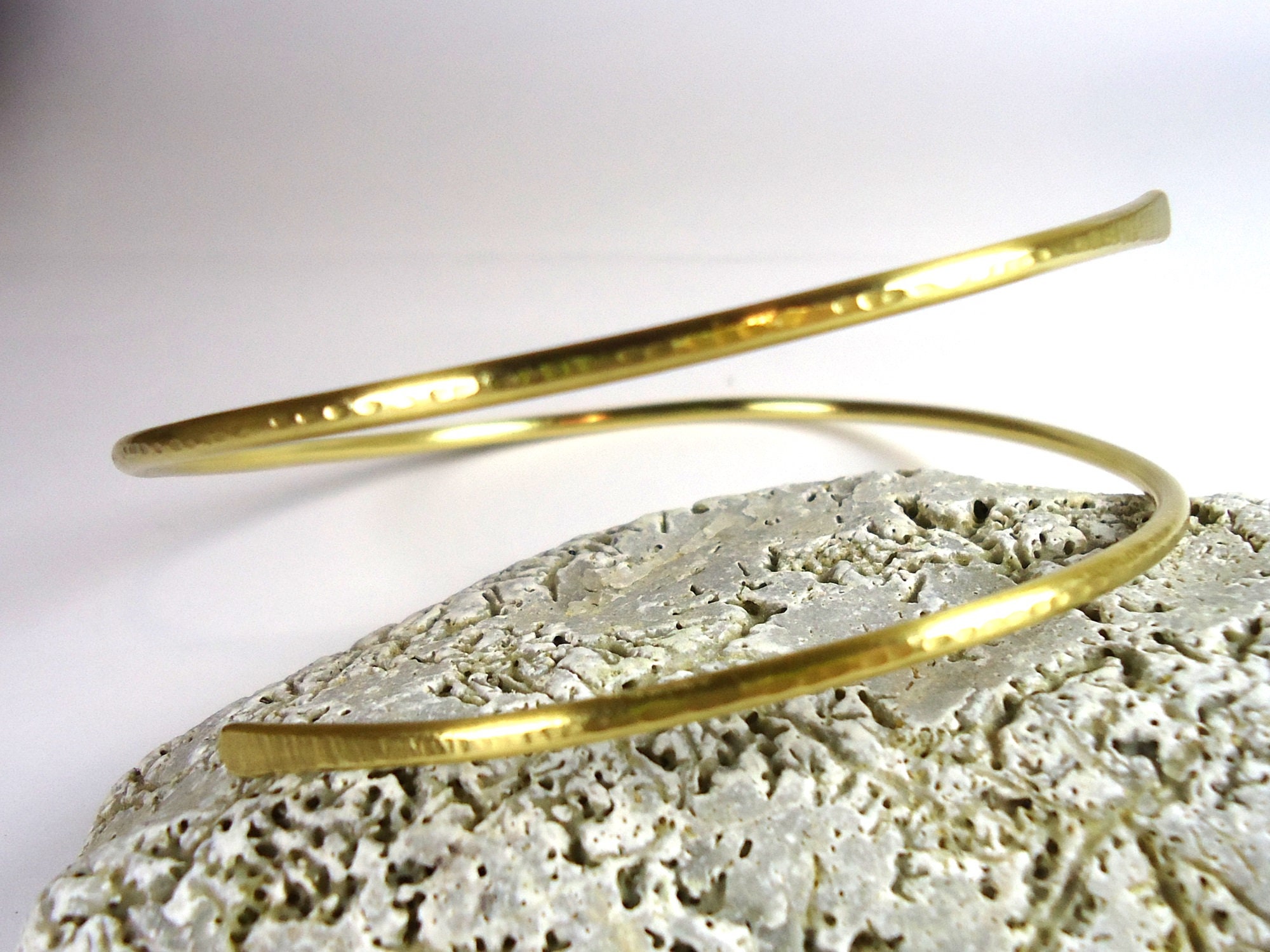 1 Oberarmreif, aus Messing, Hammered, Handgefertigt, Schmuck ...