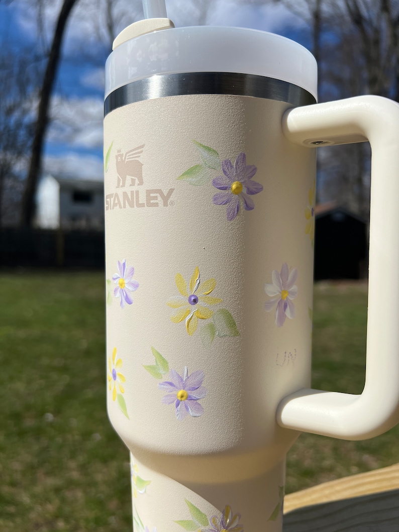 Painted Stanley 40oz Cream Tumbler With Daisies, Pastel Flowers Painted ...