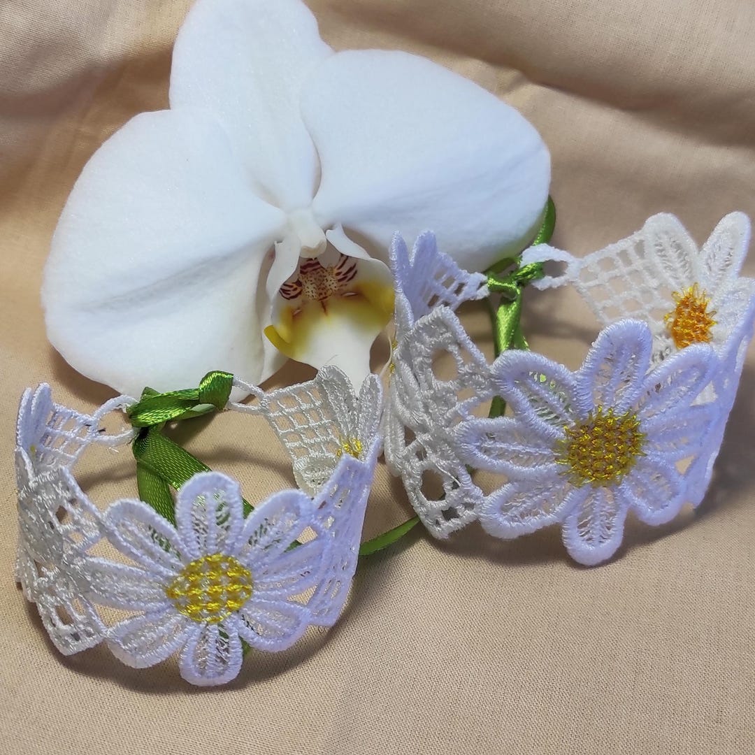 FSL Daisy Bracelet Embroidery Design – Freestanding Lace Floral Cuff in ...