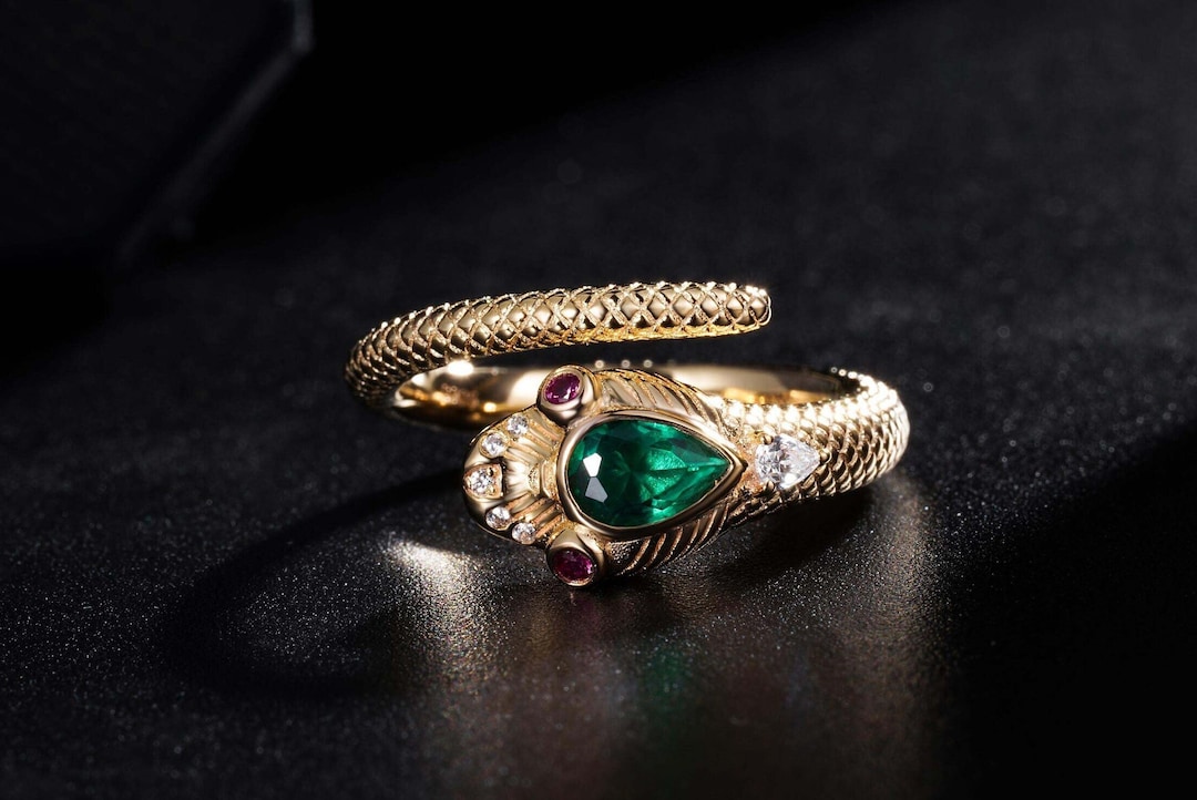 Queen Victoria Snake / Serpent Replica Ring in 18k Gold - Etsy