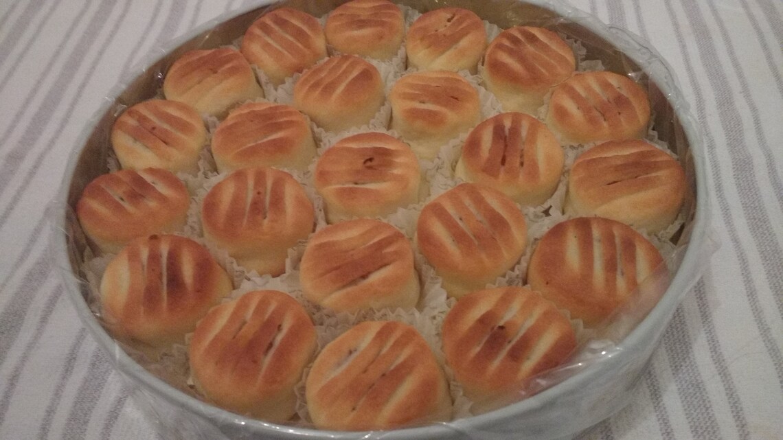 Mamoul With Apricots 1.1 Lb Tin Syrian Maamoul Cookies With - Etsy