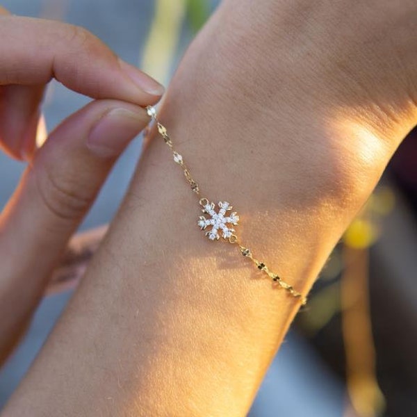 Snowflake Bracelet - Etsy