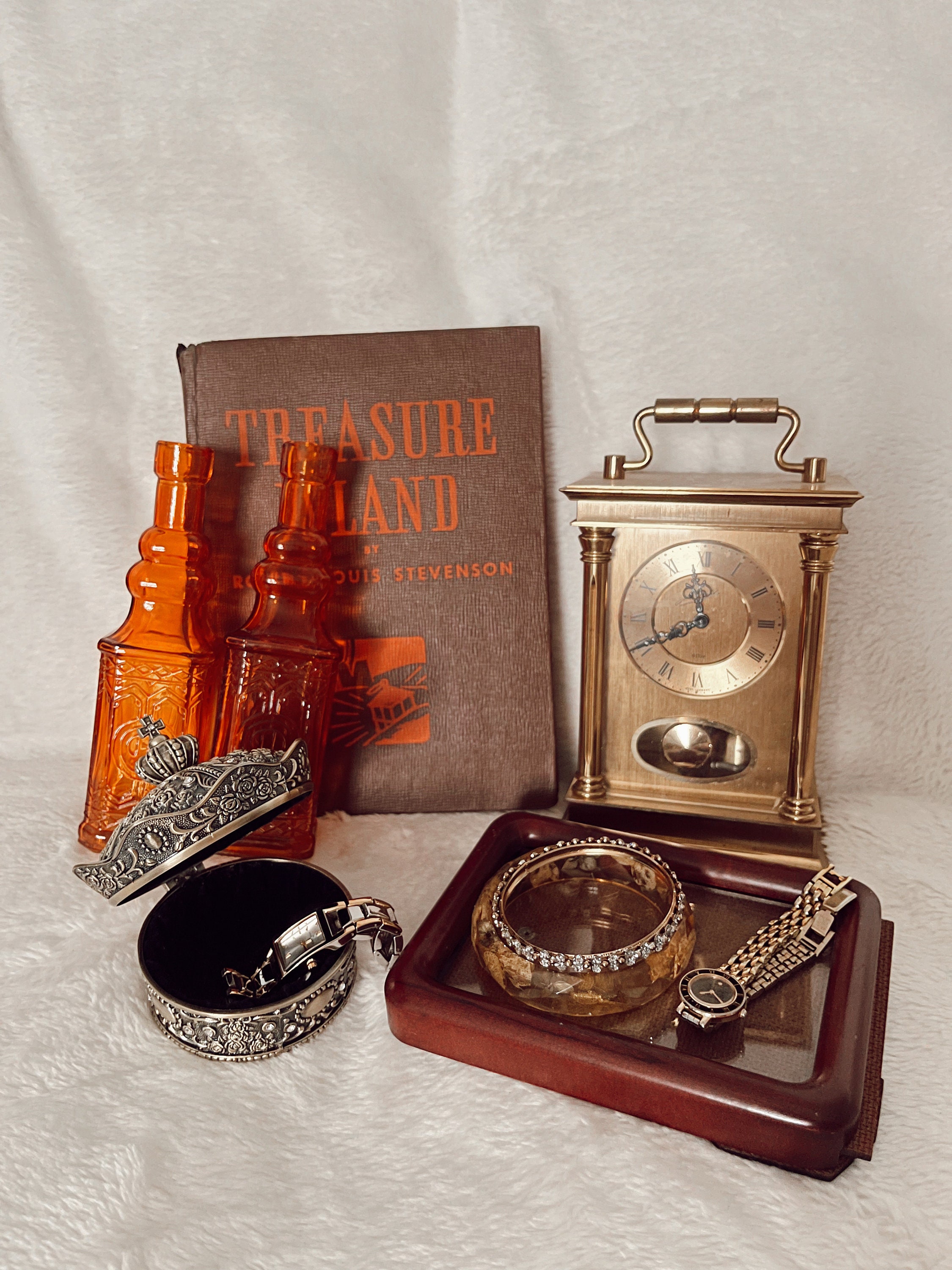 Thrifted Aesthetic Gift Boxes Birthday Gift Themed Boxes Vintage Unique ...