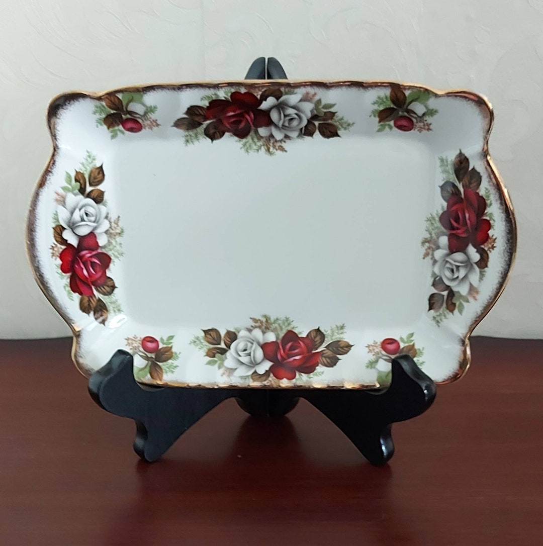 Rectangular Serving Bowl With Red and White Roses and Wide Golden ...