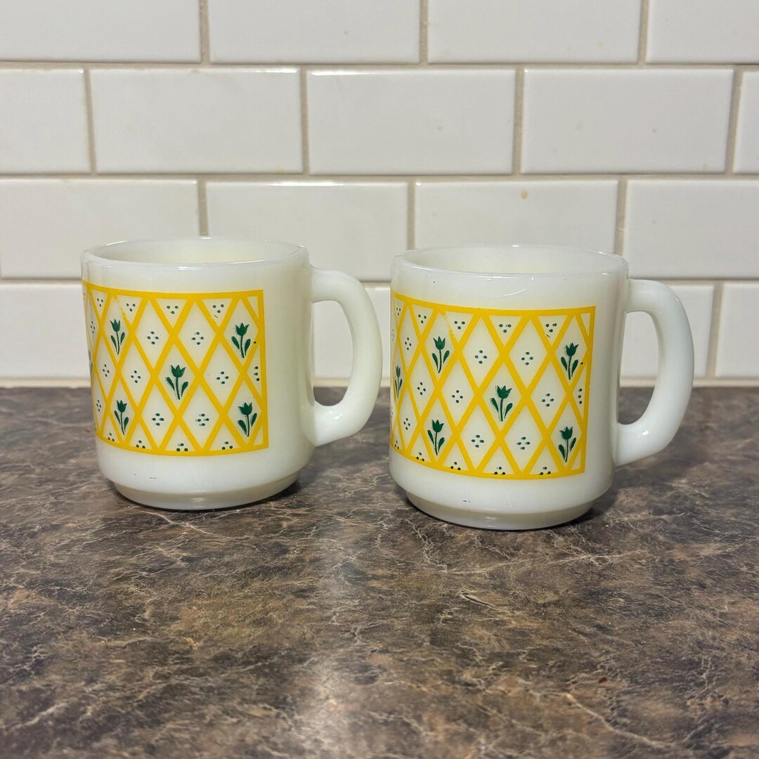 Vintage 1970s Termocrisa Milk Glass Tulip Lattice Mugs Set of 2 Made in ...
