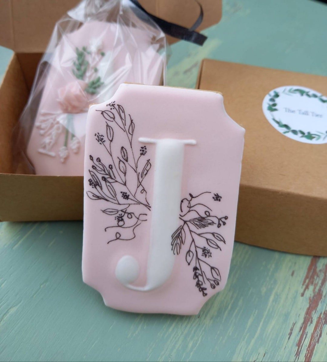 Wedding Initial favours, Iuxury cookies, wedding receptions, Bridal ...