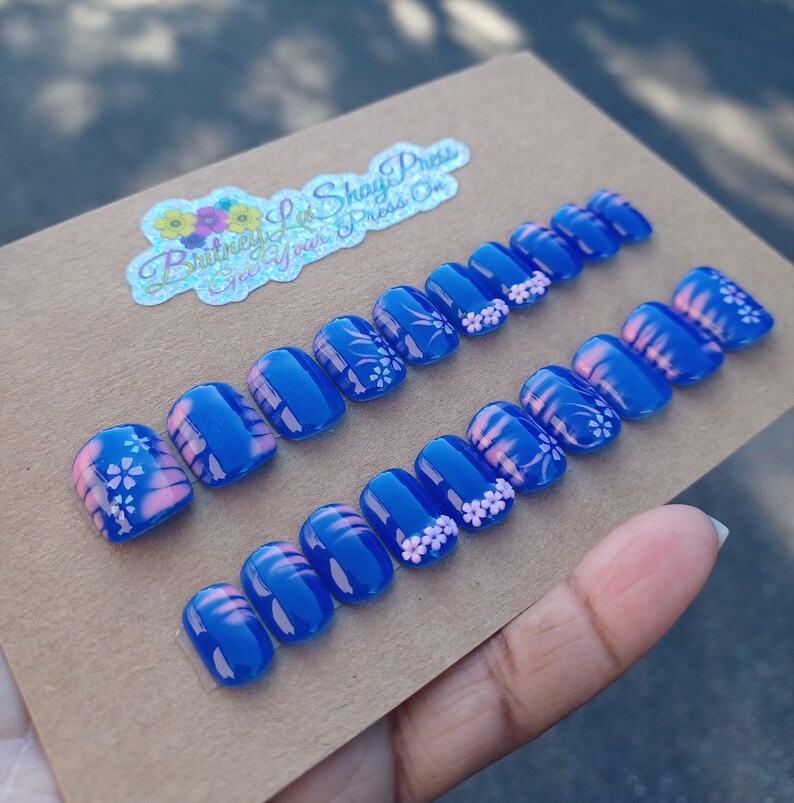 24pc Croc Design, Emboss Flower Jewel Square Squoval Short Press on Nails, Royal Blue and Pink ...